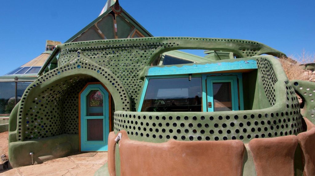 Building from recycled materials - Creative House
